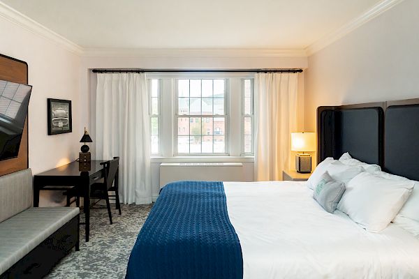 Rooms & Suites -Hanover Inn